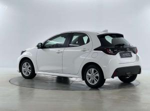 White Toyota Yaris 2023 in Vilnius, with an engine capacity of 1.49 L and mileage of 164 thousand km for 14900 €, photo 17 on AUTOMOTO.COM.LV