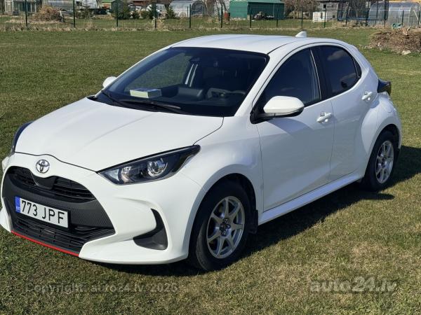 Balts Toyota Yaris 2023 Tartu, ar dzinēja tilpumu 1.00 L un nobraukumu 49 tūkst. km par 13900 €, foto 2 vietnē AUTOMOTO.COM.LV