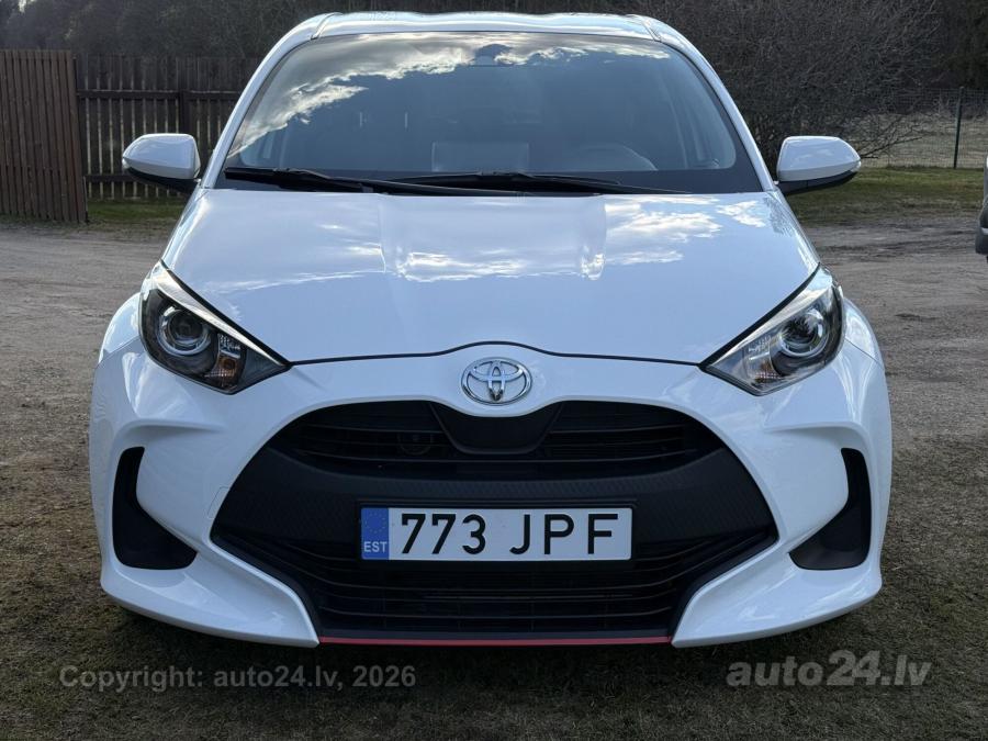 Balts Toyota Yaris 2023 Tartu, ar dzinēja tilpumu 1.00 L un nobraukumu 49 tūkst. km par 13900 €, foto 4 vietnē AUTOMOTO.COM.LV
