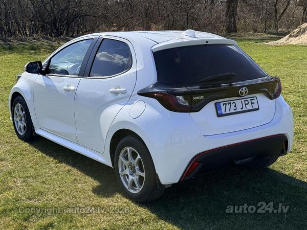 Balts Toyota Yaris 2023 Tartu, ar dzinēja tilpumu 1.00 L un nobraukumu 49 tūkst. km par 13900 €, foto 4 vietnē AUTOMOTO.COM.LV