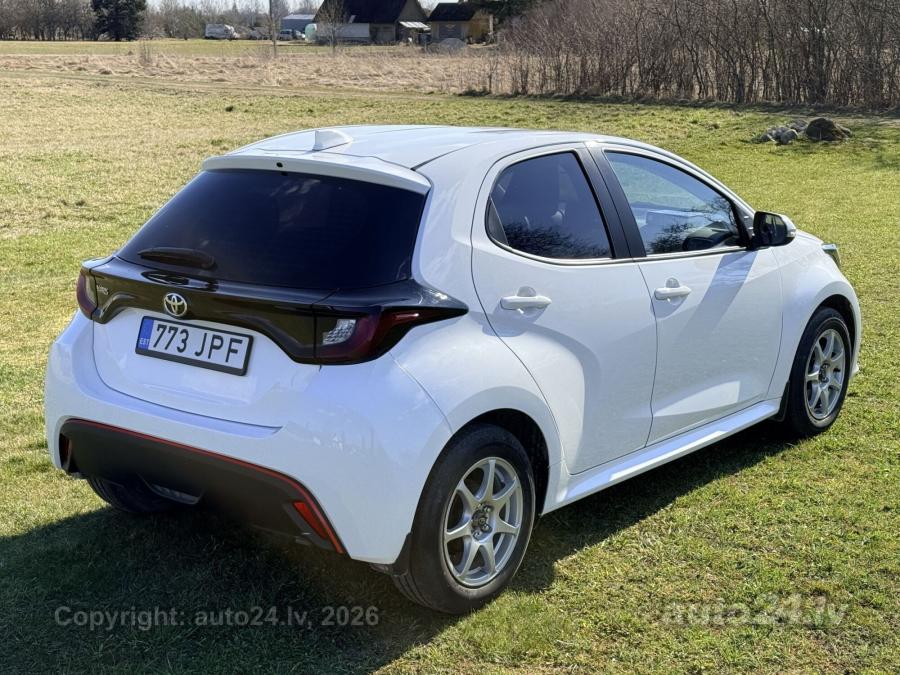 Balts Toyota Yaris 2023 Tartu, ar dzinēja tilpumu 1.00 L un nobraukumu 49 tūkst. km par 13900 €, foto 7 vietnē AUTOMOTO.COM.LV