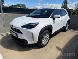 Balts Toyota Yaris 2023 Rīga, ar dzinēja tilpumu 1.50 L un nobraukumu 44 tūkst. km par 18690 €, foto  vietnē AUTOMOTO.COM.LV
