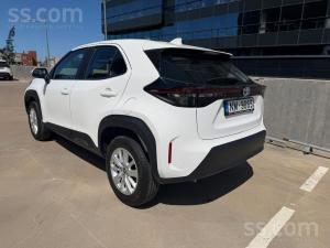 Balts Toyota Yaris 2023 Rīga, ar dzinēja tilpumu 1.50 L un nobraukumu 44 tūkst. km par 18690 €, foto 5 vietnē AUTOMOTO.COM.LV