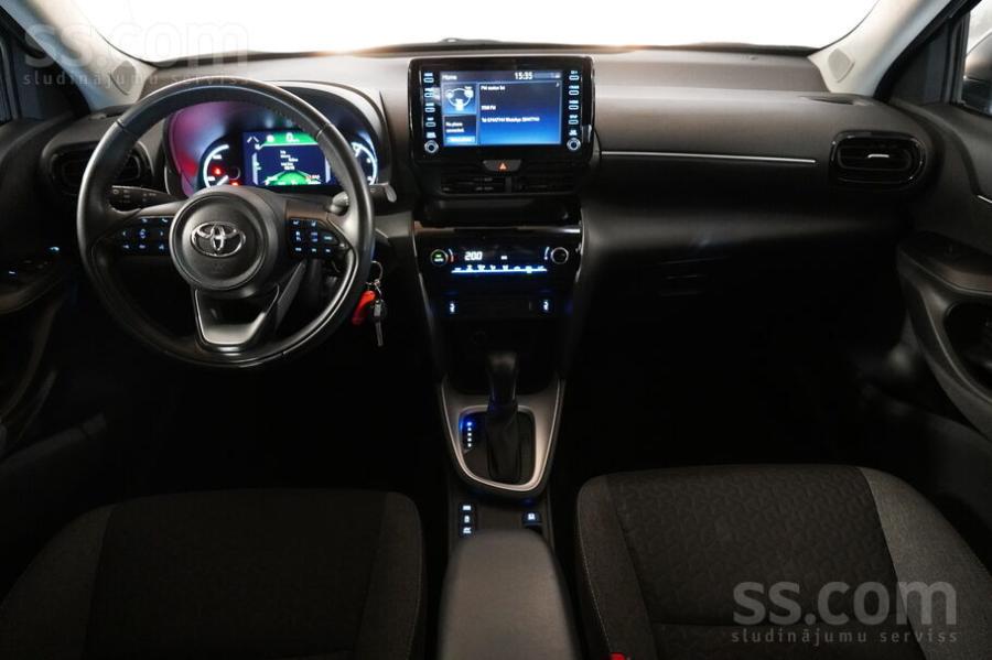 Balts Toyota Yaris 2023 Rīga, ar dzinēja tilpumu 1.50 L un nobraukumu 44 tūkst. km par 18690 €, foto 6 vietnē AUTOMOTO.COM.LV