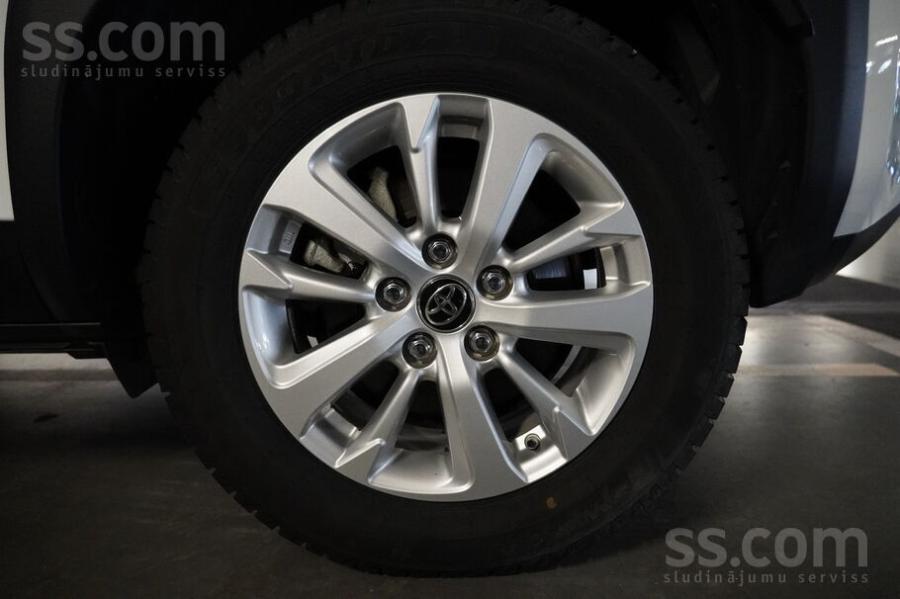 Balts Toyota Yaris 2023 Rīga, ar dzinēja tilpumu 1.50 L un nobraukumu 44 tūkst. km par 18690 €, foto 10 vietnē AUTOMOTO.COM.LV