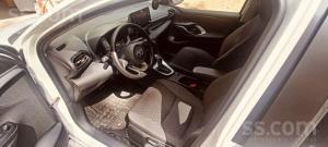 White Toyota Yaris 2023 in Riga, with an engine capacity of 1.50 L and mileage of 65 thousand km for 13800 €, photo 12 on AUTOMOTO.COM.LV