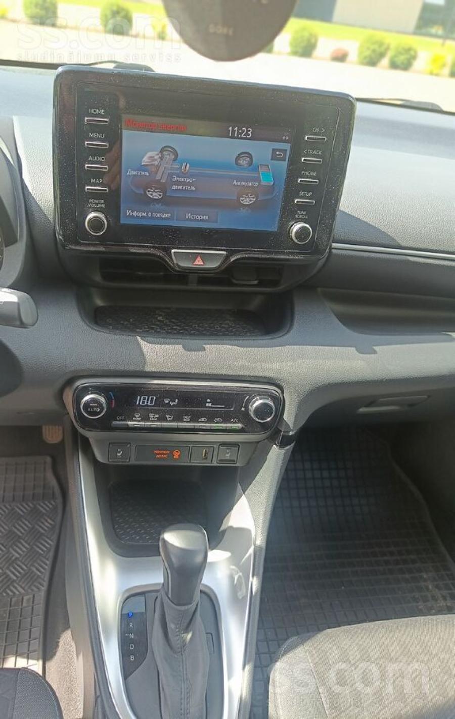 White Toyota Yaris 2023 in Riga, with an engine capacity of 1.50 L and mileage of 65 thousand km for 13800 €, photo 14 on AUTOMOTO.COM.LV