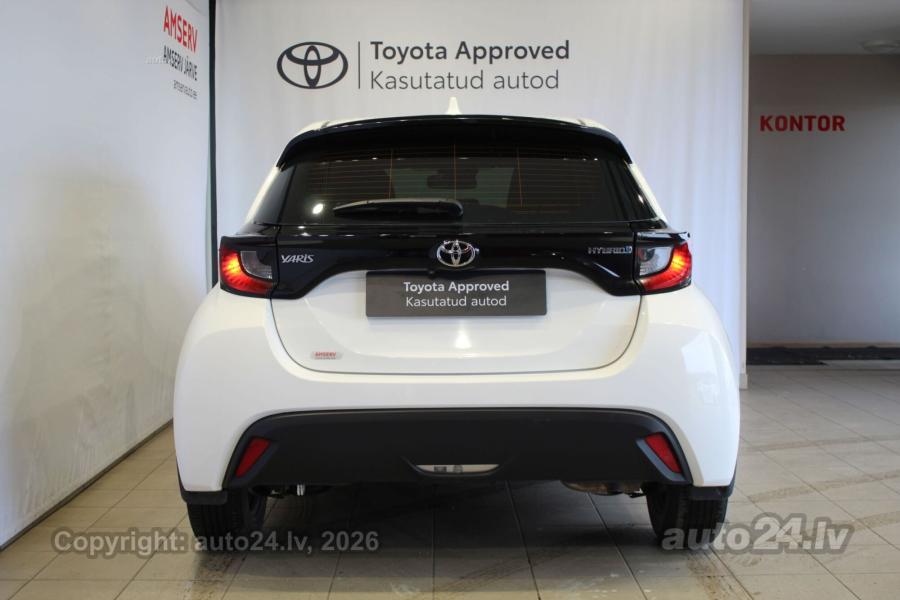 Balts Toyota Yaris 2023 Tallina, ar dzinēja tilpumu 1.50 L un nobraukumu 130 tūkst. km par 14990 €, foto 5 vietnē AUTOMOTO.COM.LV