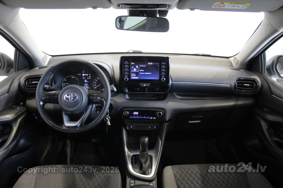 Balts Toyota Yaris 2023 Tallina, ar dzinēja tilpumu 1.50 L un nobraukumu 130 tūkst. km par 14990 €, foto 9 vietnē AUTOMOTO.COM.LV