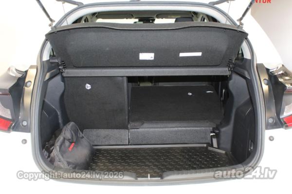Balts Toyota Yaris 2023 Tallina, ar dzinēja tilpumu 1.50 L un nobraukumu 130 tūkst. km par 14990 €, foto 10 vietnē AUTOMOTO.COM.LV