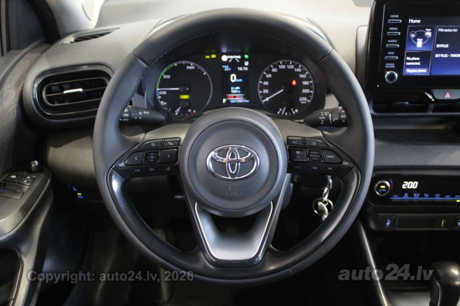 Balts Toyota Yaris 2023 Tallina, ar dzinēja tilpumu 1.50 L un nobraukumu 130 tūkst. km par 14990 €, foto 13 vietnē AUTOMOTO.COM.LV