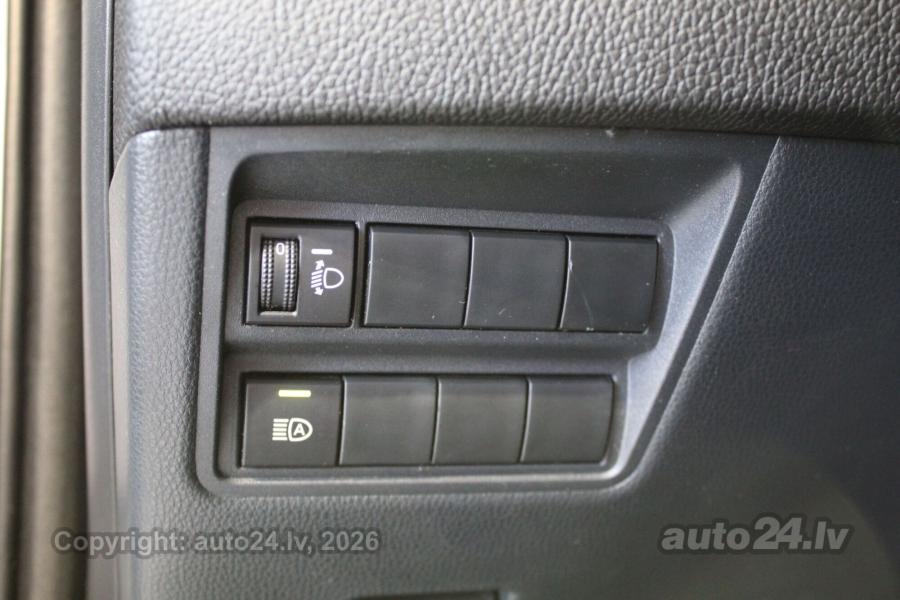 Balts Toyota Yaris 2023 Tallina, ar dzinēja tilpumu 1.50 L un nobraukumu 130 tūkst. km par 14990 €, foto 19 vietnē AUTOMOTO.COM.LV