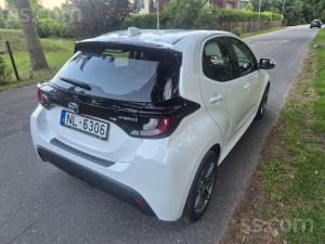Balts Toyota Yaris 2023 Rīga, ar dzinēja tilpumu 1.50 L un nobraukumu 66 tūkst. km par 13500 €, foto 4 vietnē AUTOMOTO.COM.LV
