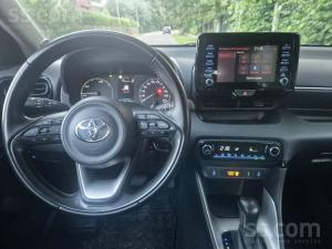 Balts Toyota Yaris 2023 Rīga, ar dzinēja tilpumu 1.50 L un nobraukumu 66 tūkst. km par 13500 €, foto 6 vietnē AUTOMOTO.COM.LV