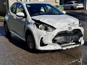 Balts Toyota Yaris 2023 Kauņa, ar dzinēja tilpumu 1.49 L un nobraukumu 17 tūkst. km par 5000 €, foto 3 vietnē AUTOMOTO.COM.LV