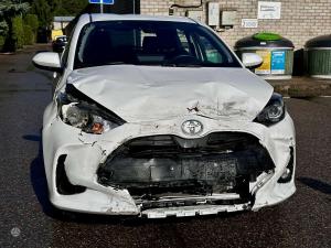 Balts Toyota Yaris 2023 Kauņa, ar dzinēja tilpumu 1.49 L un nobraukumu 17 tūkst. km par 5000 €, foto 6 vietnē AUTOMOTO.COM.LV