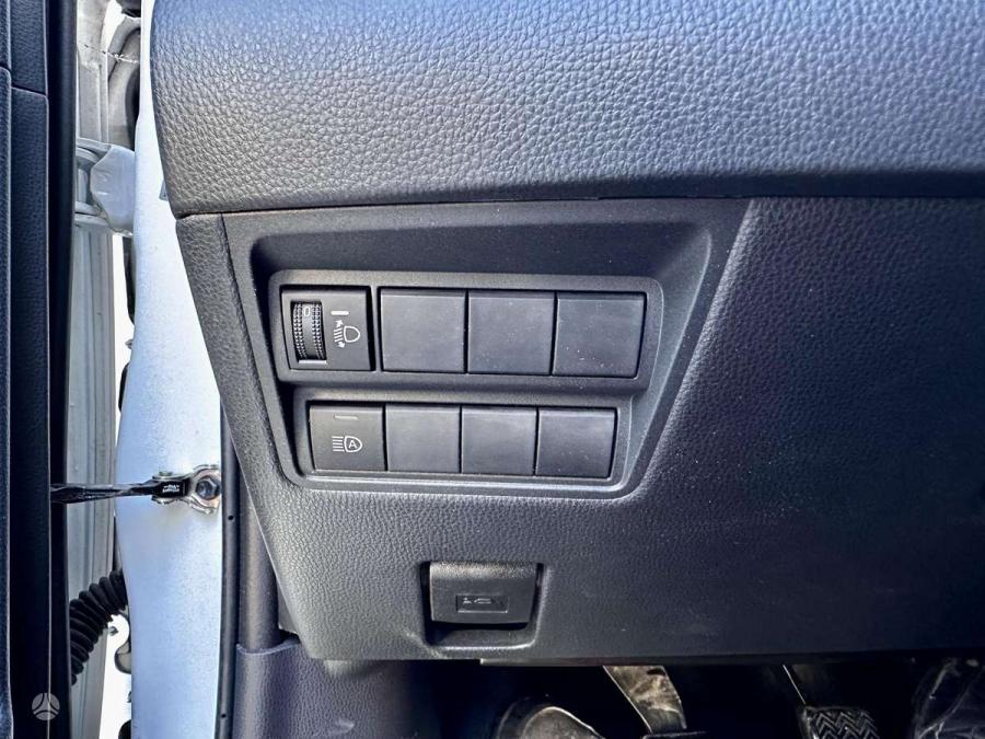 Balts Toyota Yaris 2023 Kauņa, ar dzinēja tilpumu 1.49 L un nobraukumu 17 tūkst. km par 5000 €, foto 8 vietnē AUTOMOTO.COM.LV