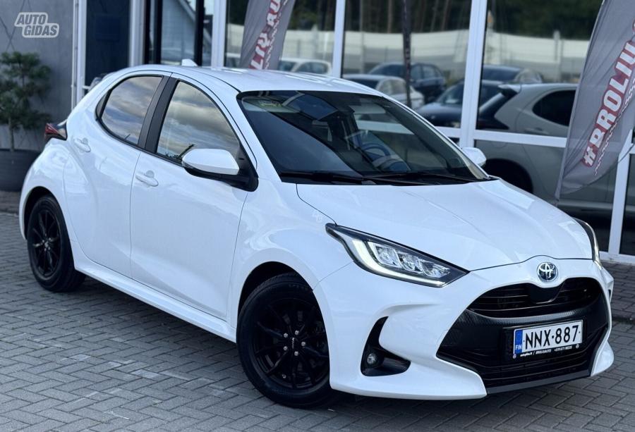 Balts Toyota Yaris 2023 Radviliškis, ar dzinēja tilpumu 1.50 L un nobraukumu 82 tūkst. km par 14250 €, foto 3 vietnē AUTOMOTO.COM.LV