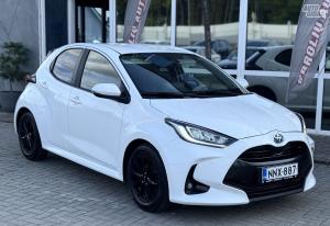 Balts Toyota Yaris 2023 Radviliškis, ar dzinēja tilpumu 1.50 L un nobraukumu 82 tūkst. km par 14250 €, foto 5 vietnē AUTOMOTO.COM.LV