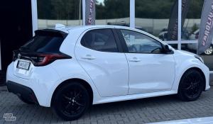 Balts Toyota Yaris 2023 Radviliškis, ar dzinēja tilpumu 1.50 L un nobraukumu 82 tūkst. km par 14250 €, foto 8 vietnē AUTOMOTO.COM.LV