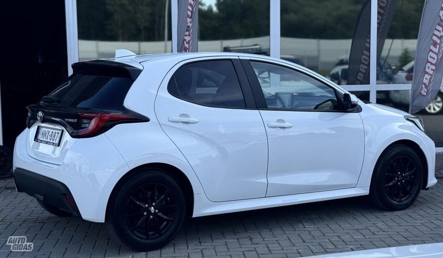 Balts Toyota Yaris 2023 Radviliškis, ar dzinēja tilpumu 1.50 L un nobraukumu 82 tūkst. km par 14250 €, foto 8 vietnē AUTOMOTO.COM.LV