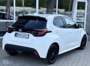 Balts Toyota Yaris 2023 Radviliškis, ar dzinēja tilpumu 1.50 L un nobraukumu 82 tūkst. km par 14250 €, foto 12 vietnē AUTOMOTO.COM.LV