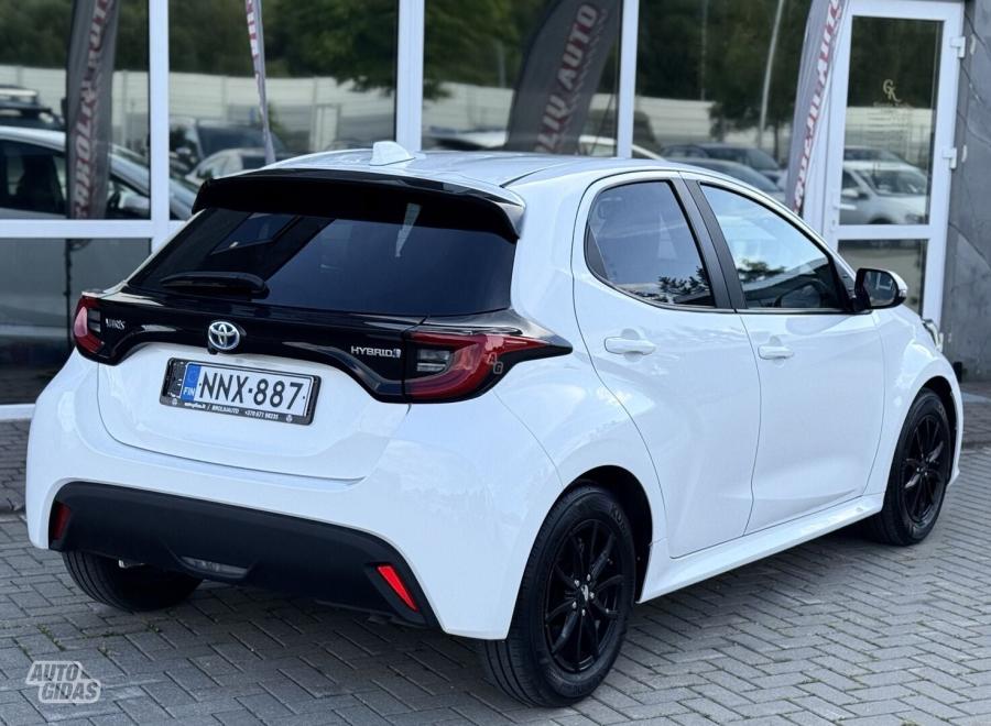 Balts Toyota Yaris 2023 Radviliškis, ar dzinēja tilpumu 1.50 L un nobraukumu 82 tūkst. km par 14250 €, foto 12 vietnē AUTOMOTO.COM.LV
