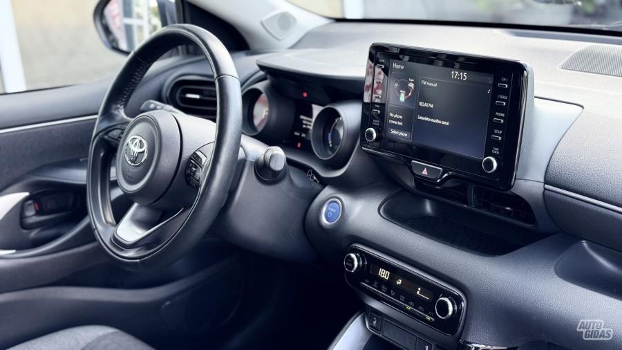 Balts Toyota Yaris 2023 Radviliškis, ar dzinēja tilpumu 1.50 L un nobraukumu 82 tūkst. km par 14250 €, foto 16 vietnē AUTOMOTO.COM.LV