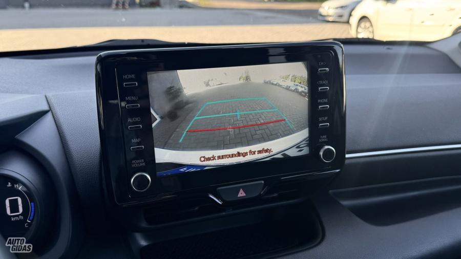 Balts Toyota Yaris 2023 Radviliškis, ar dzinēja tilpumu 1.50 L un nobraukumu 82 tūkst. km par 14250 €, foto 21 vietnē AUTOMOTO.COM.LV