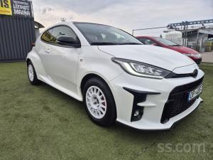 Balts Toyota Yaris 2023 Liepāja, ar dzinēja tilpumu 1.60 L un nobraukumu 35 tūkst. km par 31000 €, foto 4 vietnē AUTOMOTO.COM.LV