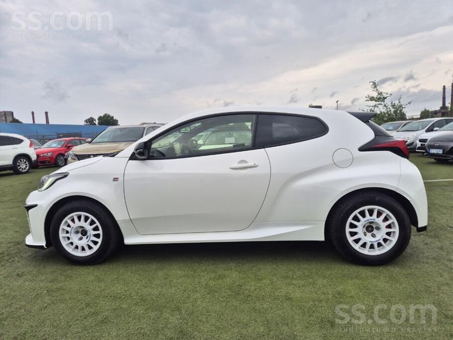 Balts Toyota Yaris 2023 Liepāja, ar dzinēja tilpumu 1.60 L un nobraukumu 35 tūkst. km par 31000 €, foto 9 vietnē AUTOMOTO.COM.LV