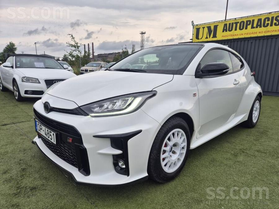 Balts Toyota Yaris 2023 Liepāja, ar dzinēja tilpumu 1.60 L un nobraukumu 35 tūkst. km par 31000 €, foto 1 vietnē AUTOMOTO.COM.LV