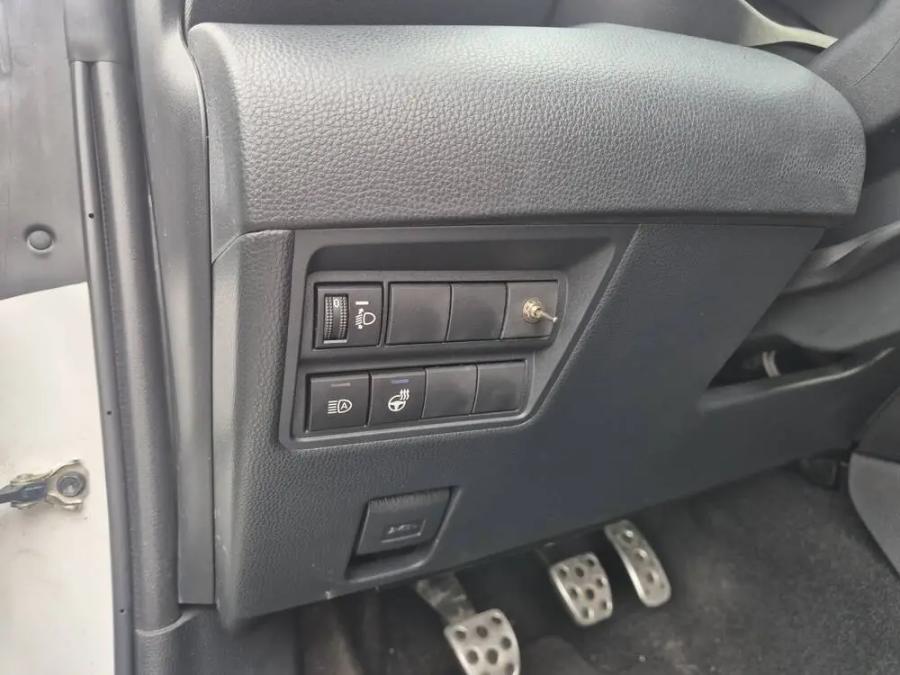 Balts Toyota Yaris 2023 Liepāja, ar dzinēja tilpumu 1.60 L un nobraukumu 35 tūkst. km par 31000 €, foto 14 vietnē AUTOMOTO.COM.LV