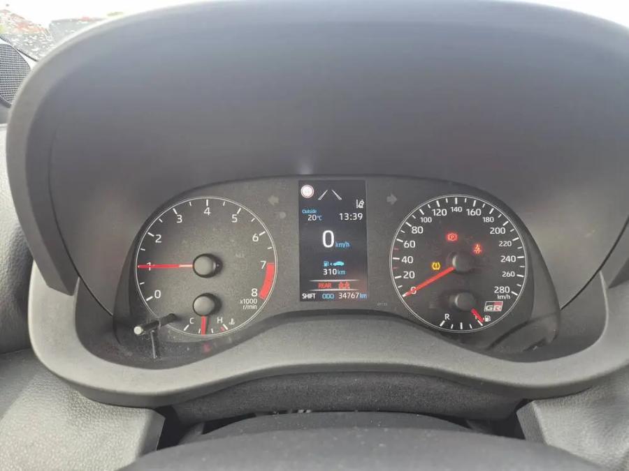 Balts Toyota Yaris 2023 Liepāja, ar dzinēja tilpumu 1.60 L un nobraukumu 35 tūkst. km par 31000 €, foto 15 vietnē AUTOMOTO.COM.LV