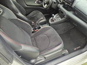 Balts Toyota Yaris 2023 Liepāja, ar dzinēja tilpumu 1.60 L un nobraukumu 35 tūkst. km par 31000 €, foto 20 vietnē AUTOMOTO.COM.LV