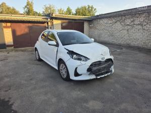 Balts Toyota Yaris 2023 Kauņa, ar dzinēja tilpumu 1.50 L un nobraukumu 17 tūkst. km par 4999 €, foto 3 vietnē AUTOMOTO.COM.LV