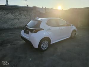 Balts Toyota Yaris 2023 Kauņa, ar dzinēja tilpumu 1.50 L un nobraukumu 17 tūkst. km par 4999 €, foto 4 vietnē AUTOMOTO.COM.LV