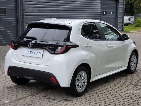 Balts Toyota Yaris 2023 Viļņa, ar dzinēja tilpumu 1.49 L un nobraukumu 41 tūkst. km par 15900 €, foto 3 vietnē AUTOMOTO.COM.LV
