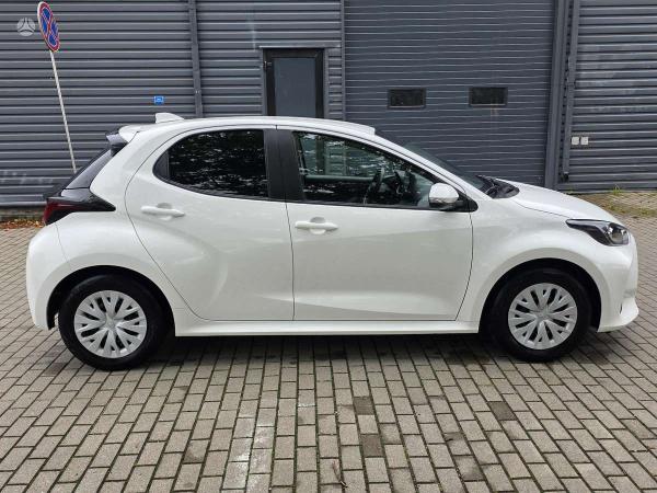 Balts Toyota Yaris 2023 Viļņa, ar dzinēja tilpumu 1.49 L un nobraukumu 41 tūkst. km par 15900 €, foto 8 vietnē AUTOMOTO.COM.LV