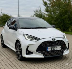 White Toyota Yaris 2023 in Vilnius, with an engine capacity of 1.49 L and mileage of 24 thousand km for 20900 €, photo 30 on AUTOMOTO.COM.LV
