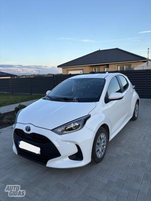 Balts Toyota Yaris 2023 Šauļi, ar dzinēja tilpumu 1.50 L un nobraukumu 34 tūkst. km par 19000 €, foto 3 vietnē AUTOMOTO.COM.LV