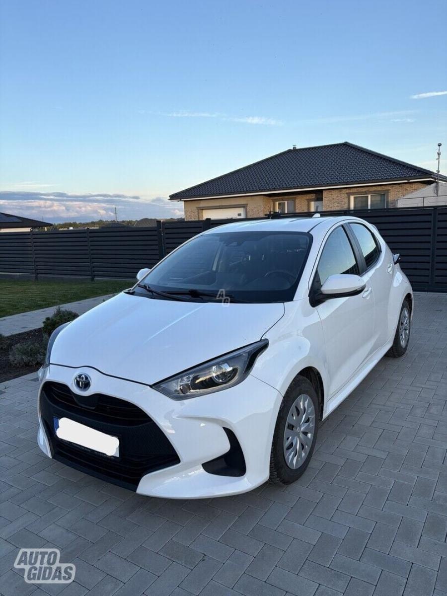 Balts Toyota Yaris 2023 Šauļi, ar dzinēja tilpumu 1.50 L un nobraukumu 34 tūkst. km par 19000 €, foto 3 vietnē AUTOMOTO.COM.LV
