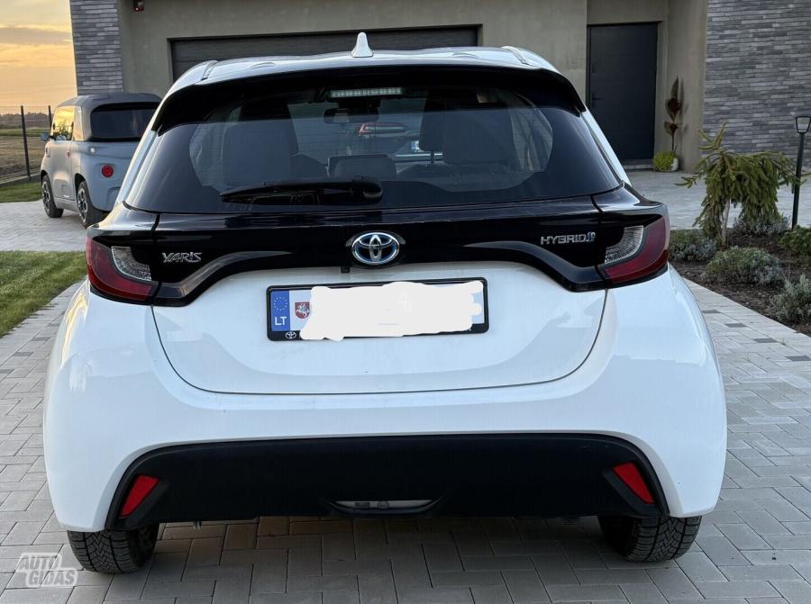 Balts Toyota Yaris 2023 Šauļi, ar dzinēja tilpumu 1.50 L un nobraukumu 34 tūkst. km par 19000 €, foto 4 vietnē AUTOMOTO.COM.LV