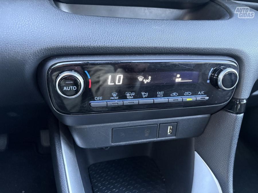 Balts Toyota Yaris 2023 Šauļi, ar dzinēja tilpumu 1.50 L un nobraukumu 34 tūkst. km par 19000 €, foto 14 vietnē AUTOMOTO.COM.LV