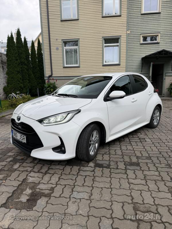 Toyota Yaris 2023 Tallina vietnē Balts Toyota Yaris 2023 Tallina, ar dzinēja tilpumu 1.50 L un nobraukumu 51 tūkst. km par 18800 €, foto 1 vietnē AUTOMOTO.COM.LV