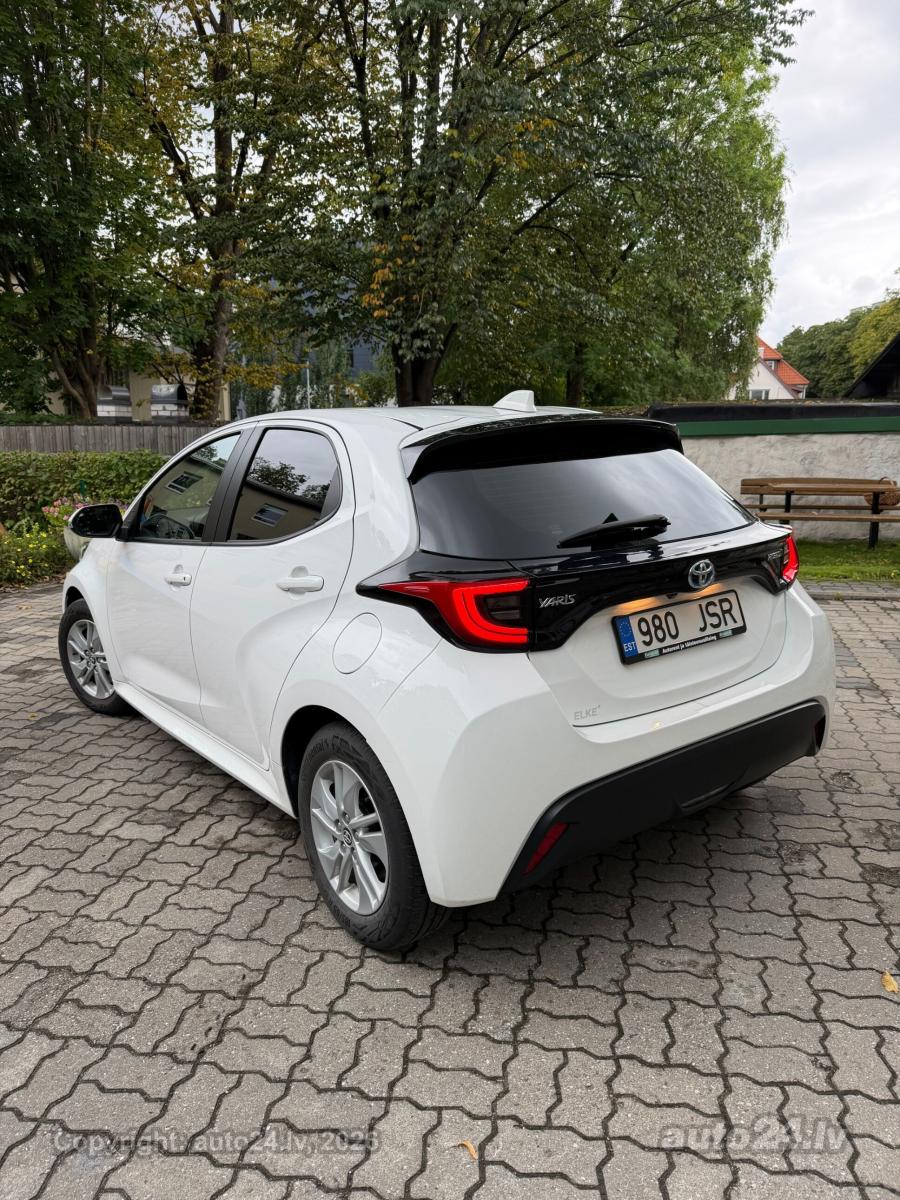 Balts Toyota Yaris 2023 Tallina, ar dzinēja tilpumu 1.50 L un nobraukumu 51 tūkst. km par 18800 €, foto 4 vietnē AUTOMOTO.COM.LV