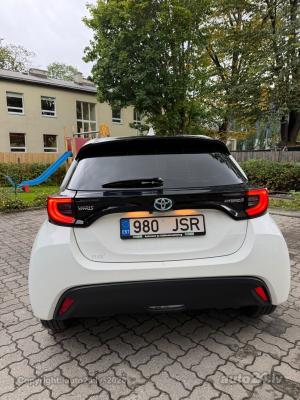 Balts Toyota Yaris 2023 Tallina, ar dzinēja tilpumu 1.50 L un nobraukumu 51 tūkst. km par 18800 €, foto 5 vietnē AUTOMOTO.COM.LV