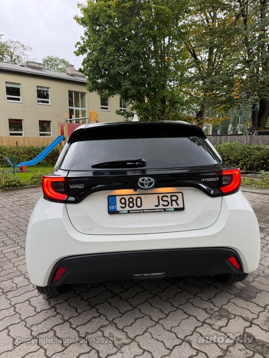 Balts Toyota Yaris 2023 Tallina, ar dzinēja tilpumu 1.50 L un nobraukumu 51 tūkst. km par 18800 €, foto 5 vietnē AUTOMOTO.COM.LV