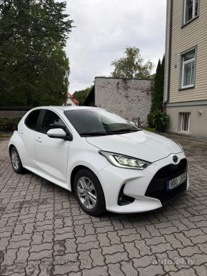 Balts Toyota Yaris 2023 Tallina, ar dzinēja tilpumu 1.50 L un nobraukumu 51 tūkst. km par 18800 €, foto 7 vietnē AUTOMOTO.COM.LV