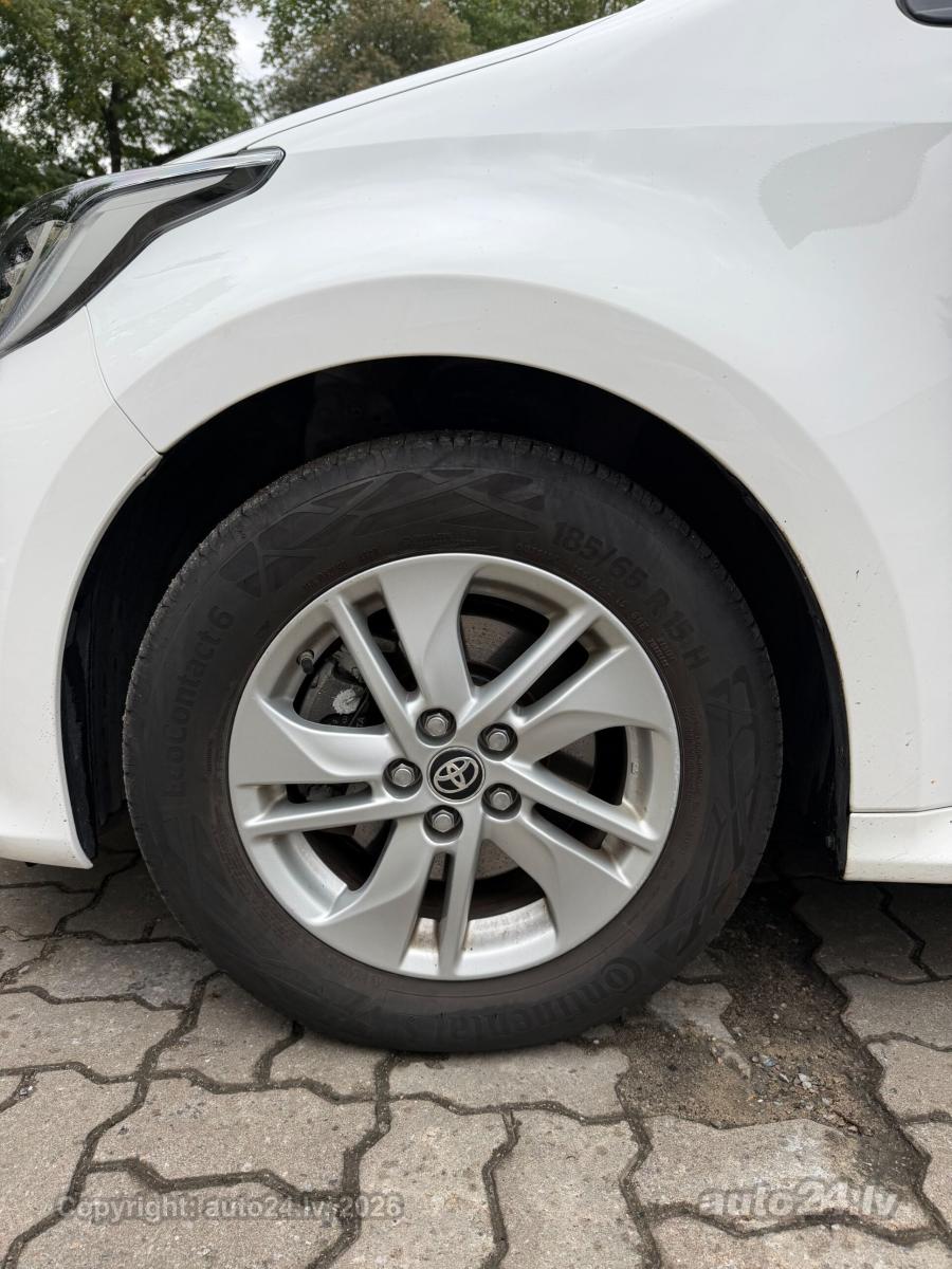 Balts Toyota Yaris 2023 Tallina, ar dzinēja tilpumu 1.50 L un nobraukumu 51 tūkst. km par 18800 €, foto 8 vietnē AUTOMOTO.COM.LV